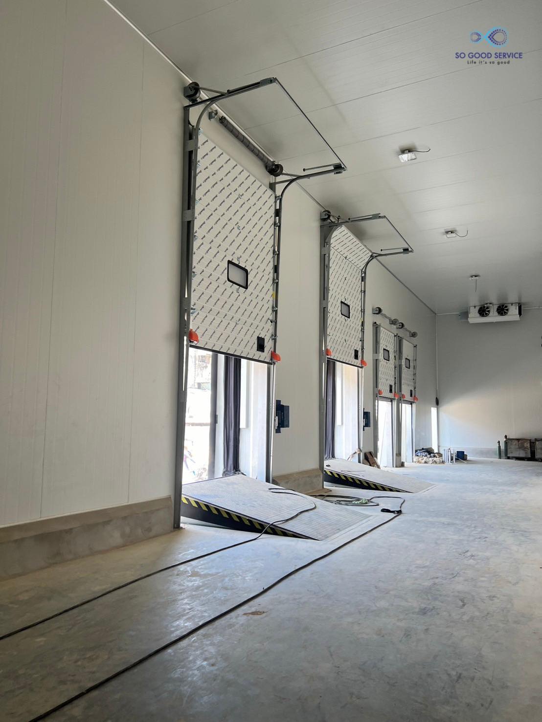 ทีมงานของเราได้ทำการติดตั้ง Loading Bay Equipment ซึ่งประกอบไปด้วย ...